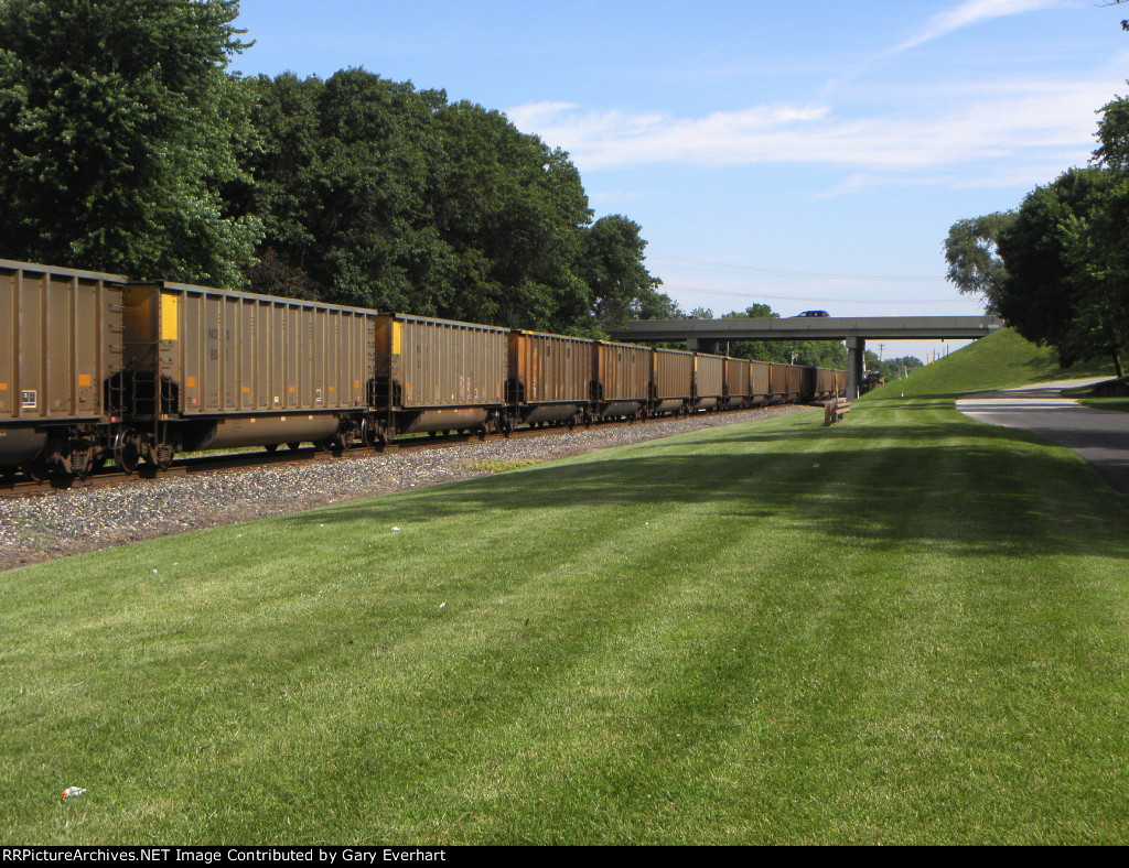 UP 5815 and UP 5915 Coal train